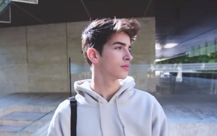 【Manu Ríos】FALL LOOKBOOK 2016_哔哩哔哩_bilibili