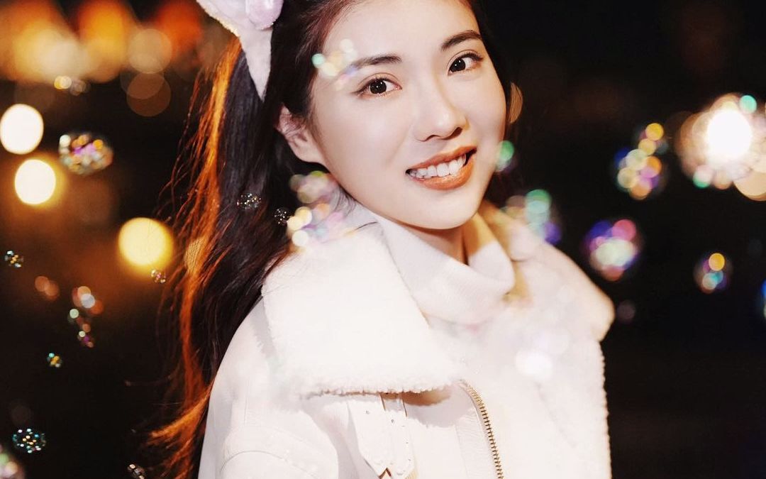 大年初一给大家拜个年！-玲子reiko--玲子reiko--哔哩哔哩视频