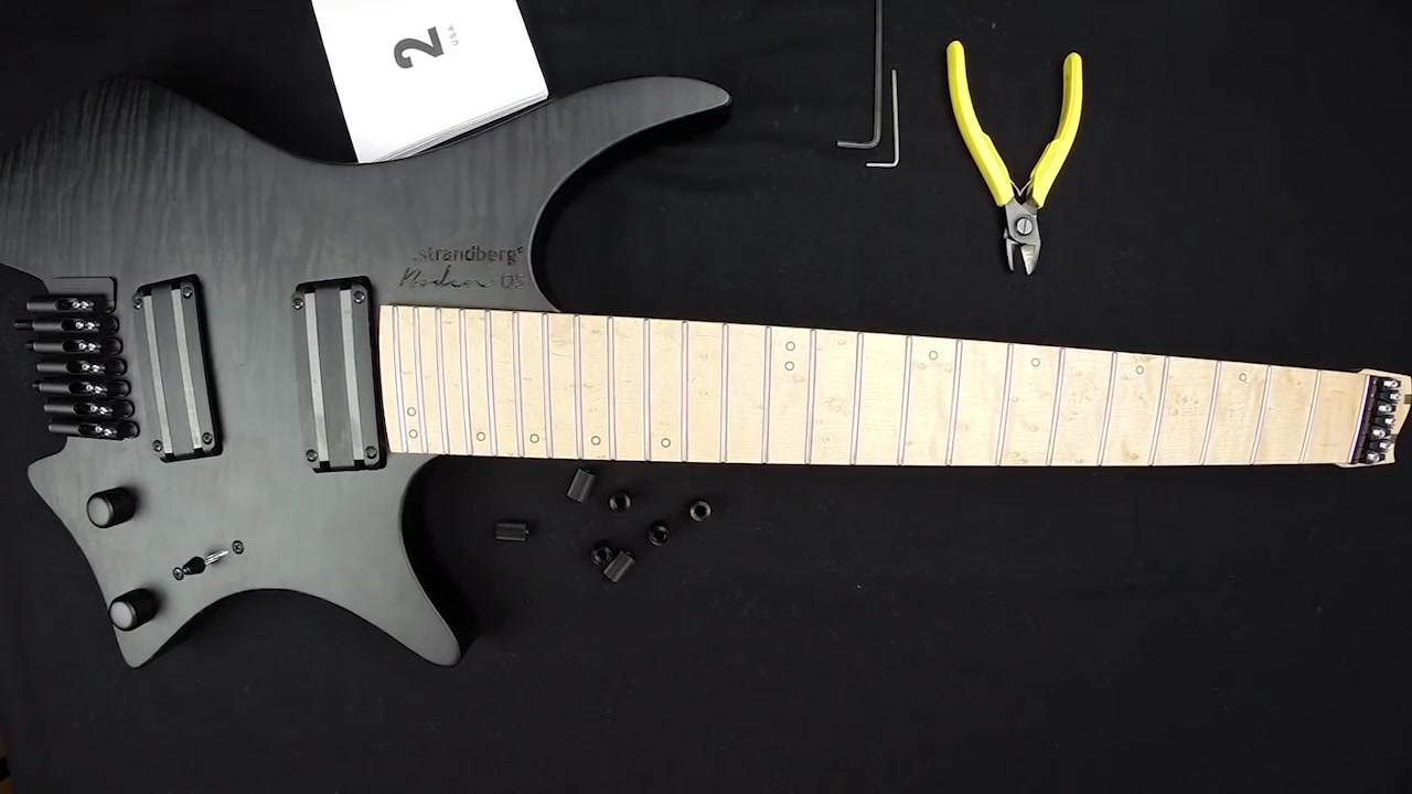 【Youtube搬运】strandberg Setup & Maintenance 换弦以及八度调整_哔哩哔哩_bilibili