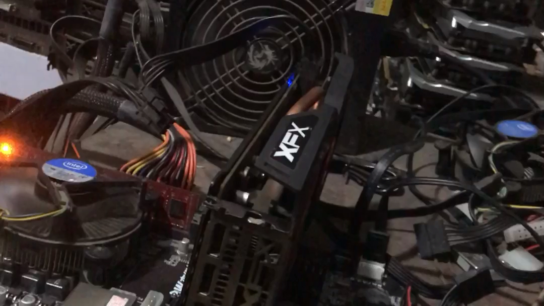 【测显卡】网址：https://cznull.github.io/vsbm，低配机小心，手机都卡的不行