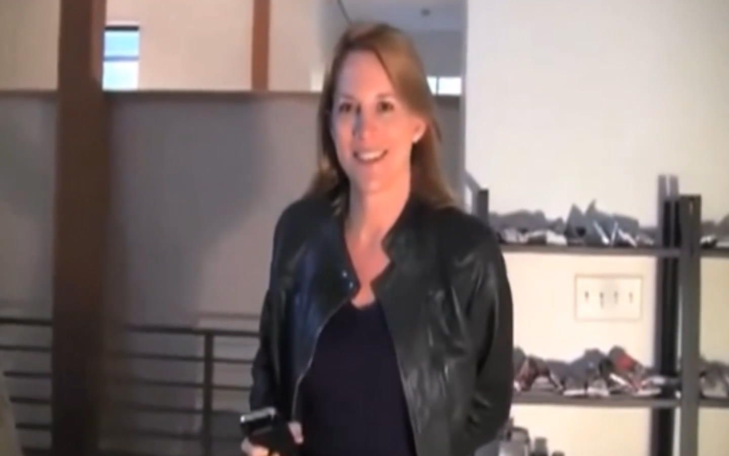 Laurel Holloman - Painting_哔哩哔哩_bilibili