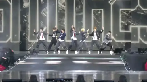 【中文字幕】SMTR25 lucifer+咆哮 洛杉矶舞台_哔哩哔哩_bilibili