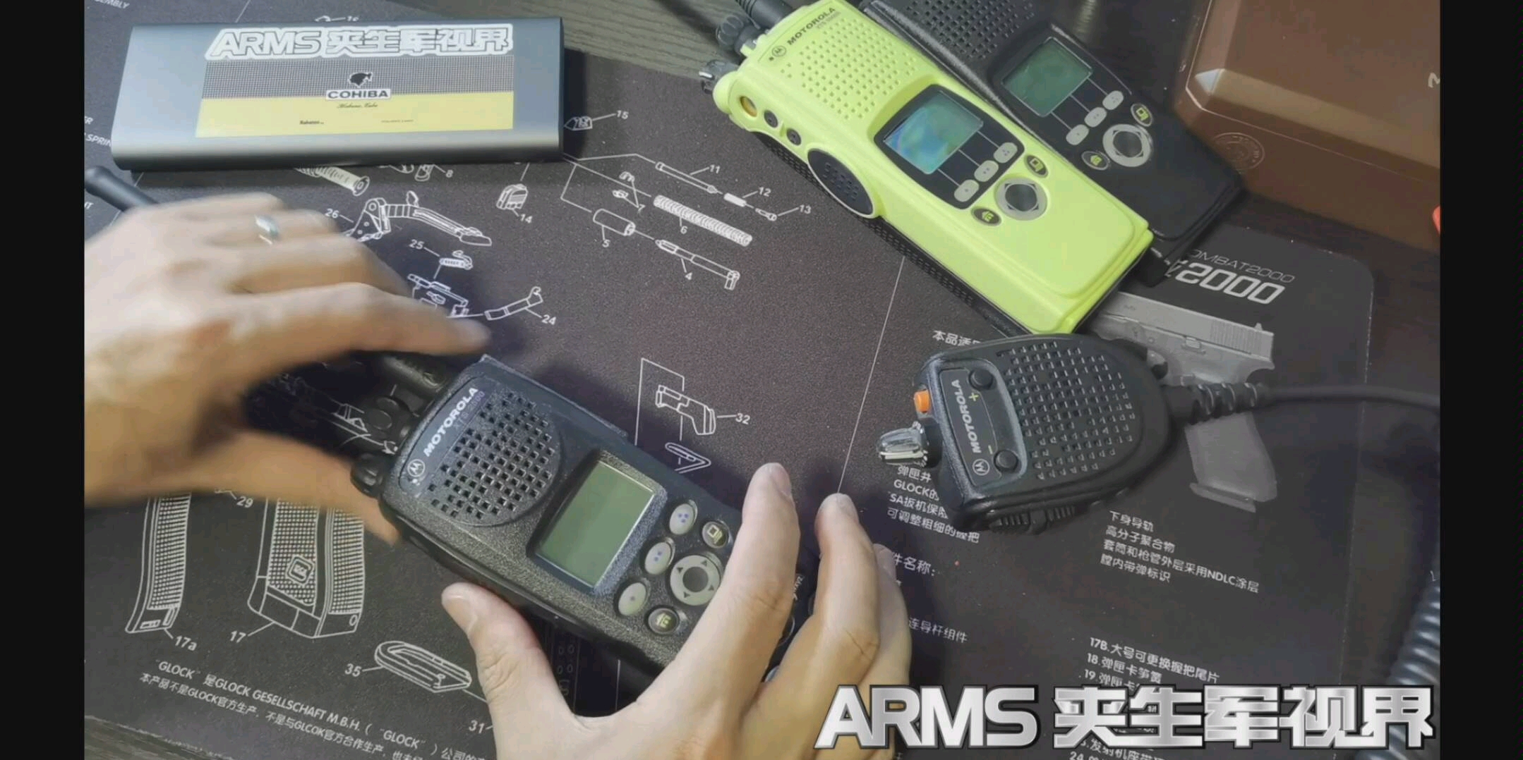 如何调整摩托罗拉XTS 2500的频率_哔哩哔哩_bilibili