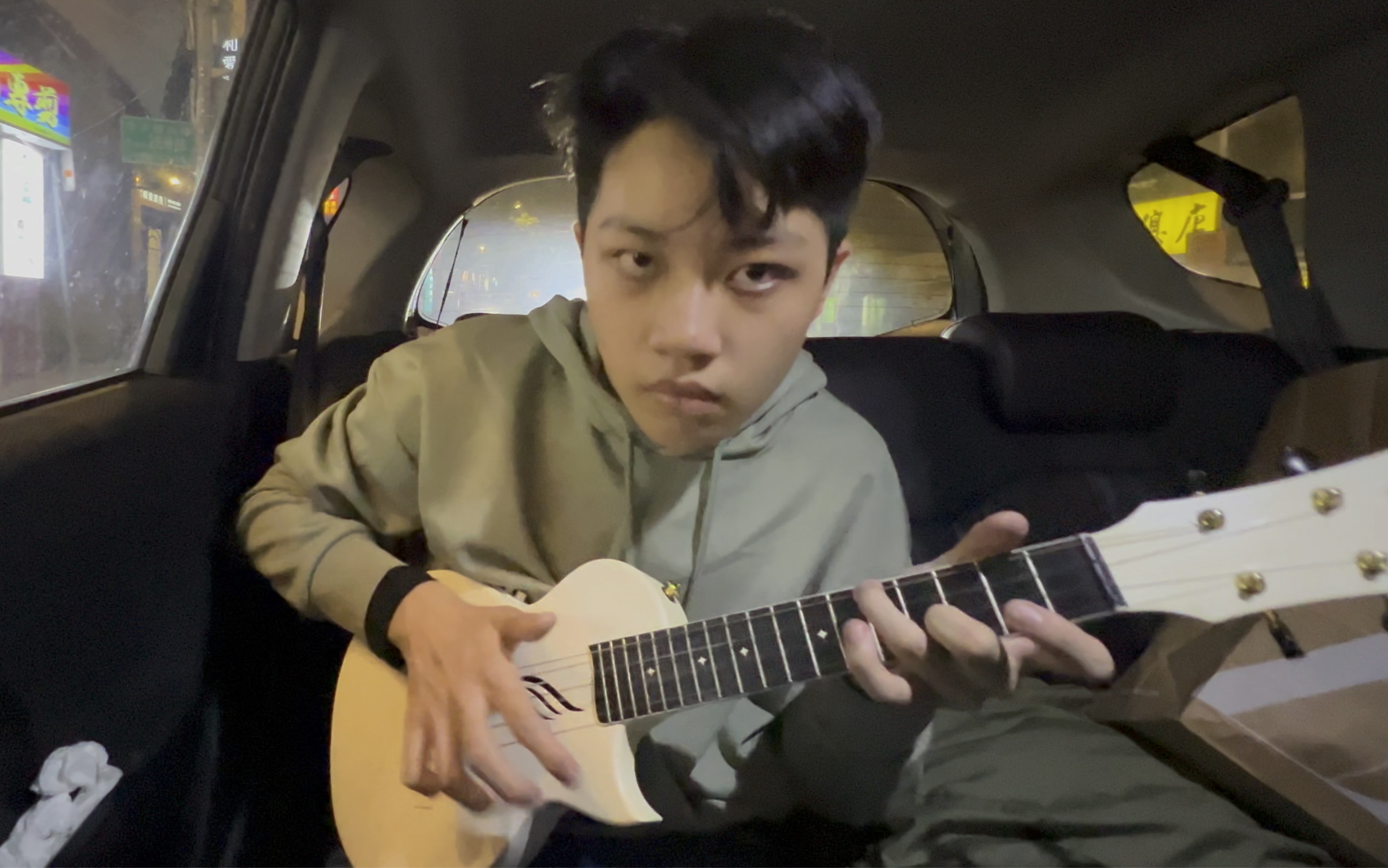 新的一年，我也即將邁向新的階段！！敬請期待！-馮羿FengE-馮羿FengE-哔哩哔哩视频