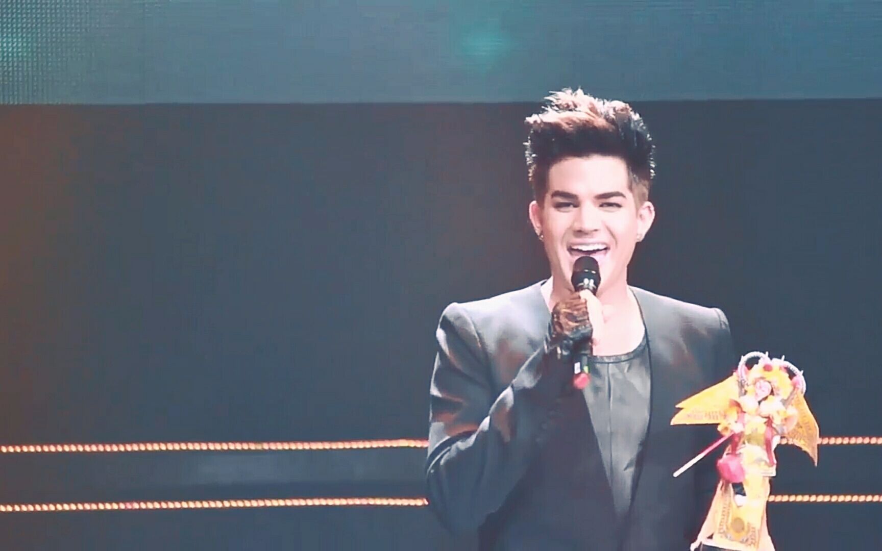 【Adam Lambert】2013 Chinese Music Awards Most Popular International ...