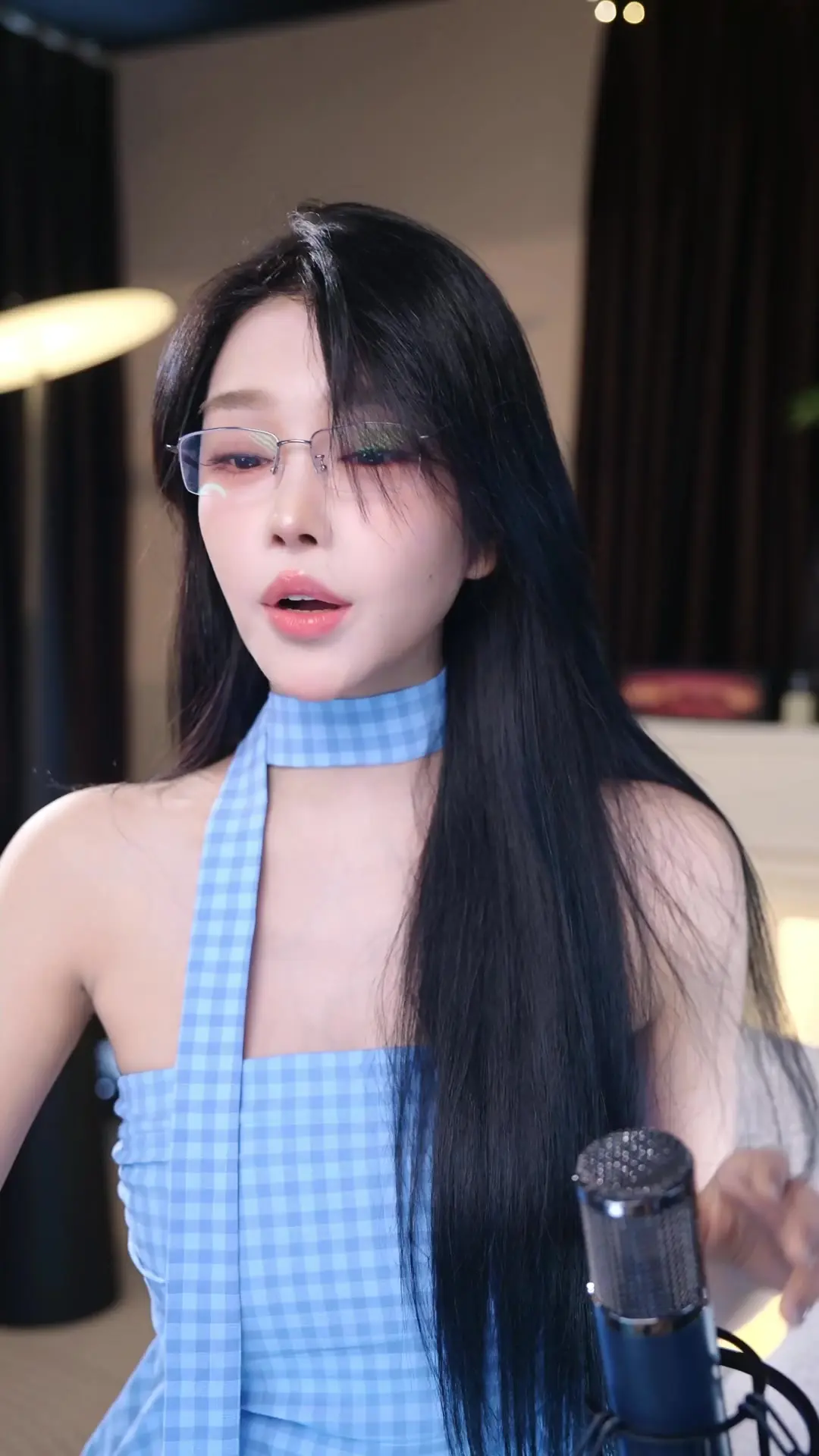 vivi小小酥 潘婷 2025-07-08 195841_哔哩哔哩_bilibili