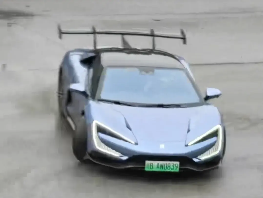 近距离拍摄仰望U9湿地漂移太帅了，丝滑优雅！_哔哩哔哩_bilibili