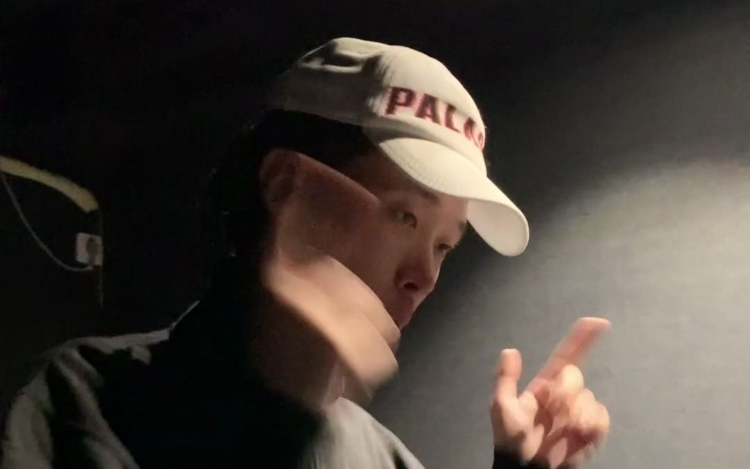 和直火帮Feezy在studio做歌是什么感觉？？_哔哩哔哩_bilibili