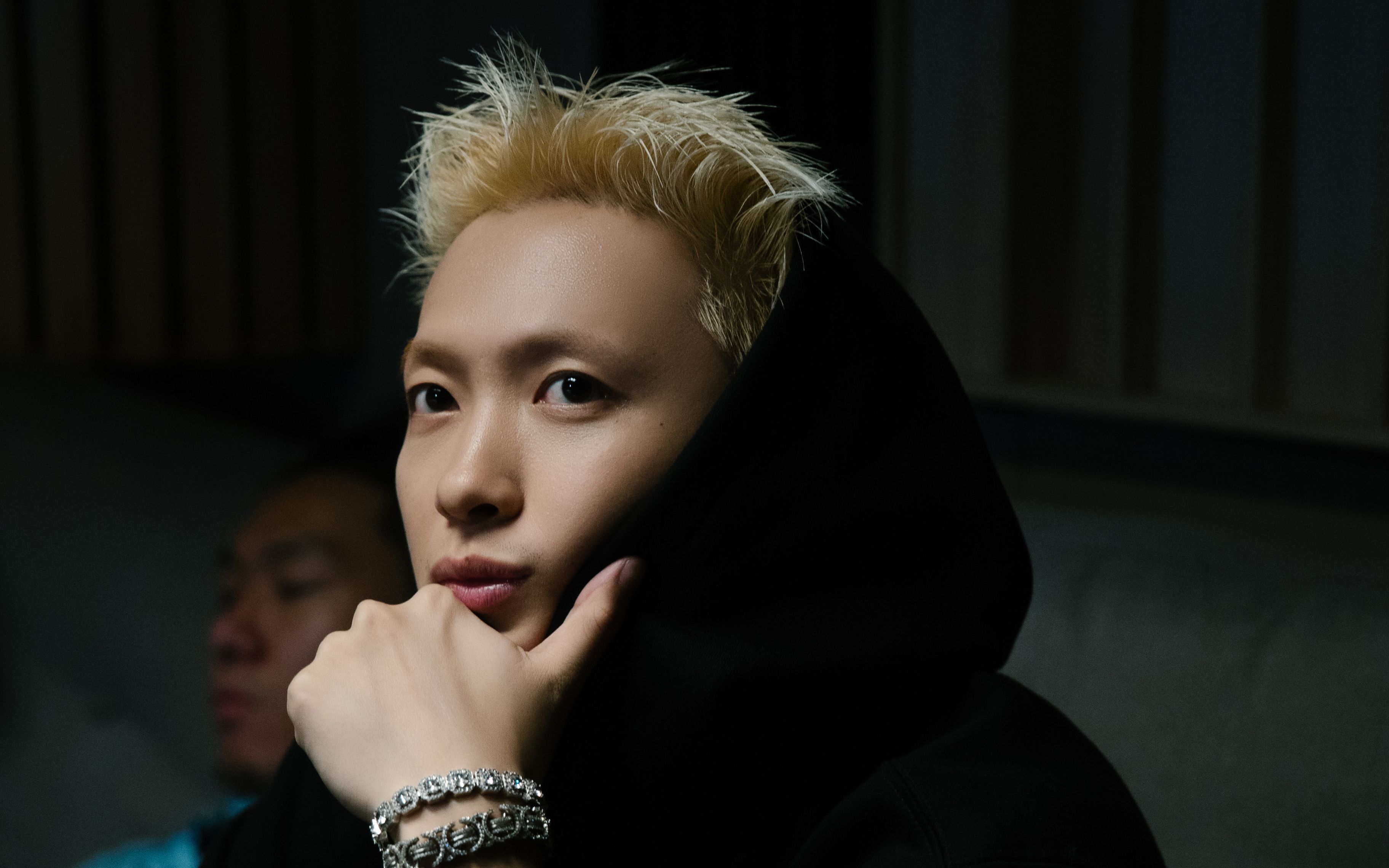 艾志恒Asen - 说唱钱(Rap Money) ft.李佳隆 Official Music Video-WrongPosture-音乐-哔哩哔哩视频