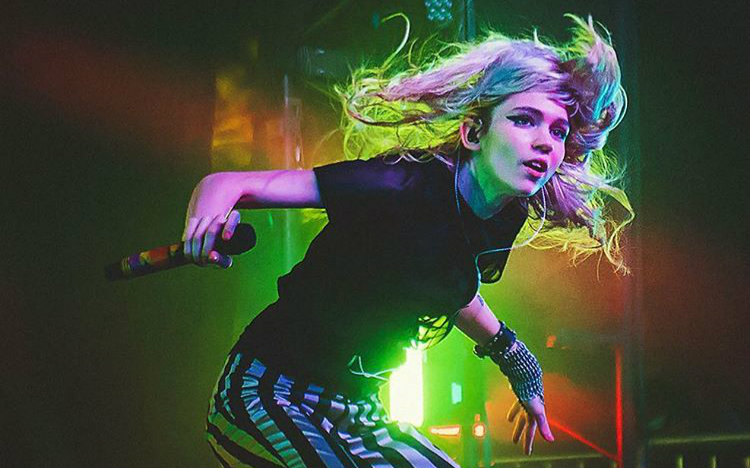 【Grimes】Live@Glastonbury 2016全场_哔哩哔哩_bilibili