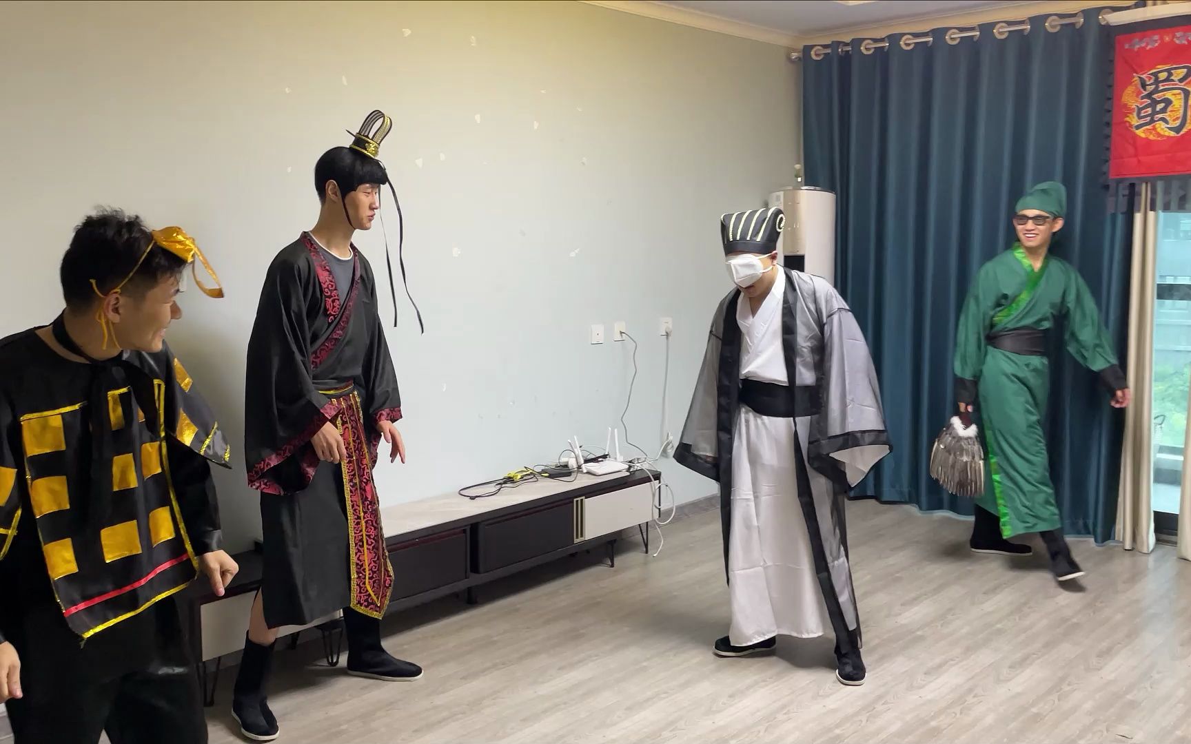 哥们玩的真花~-超能学院_-超能学院_-哔哩哔哩视频