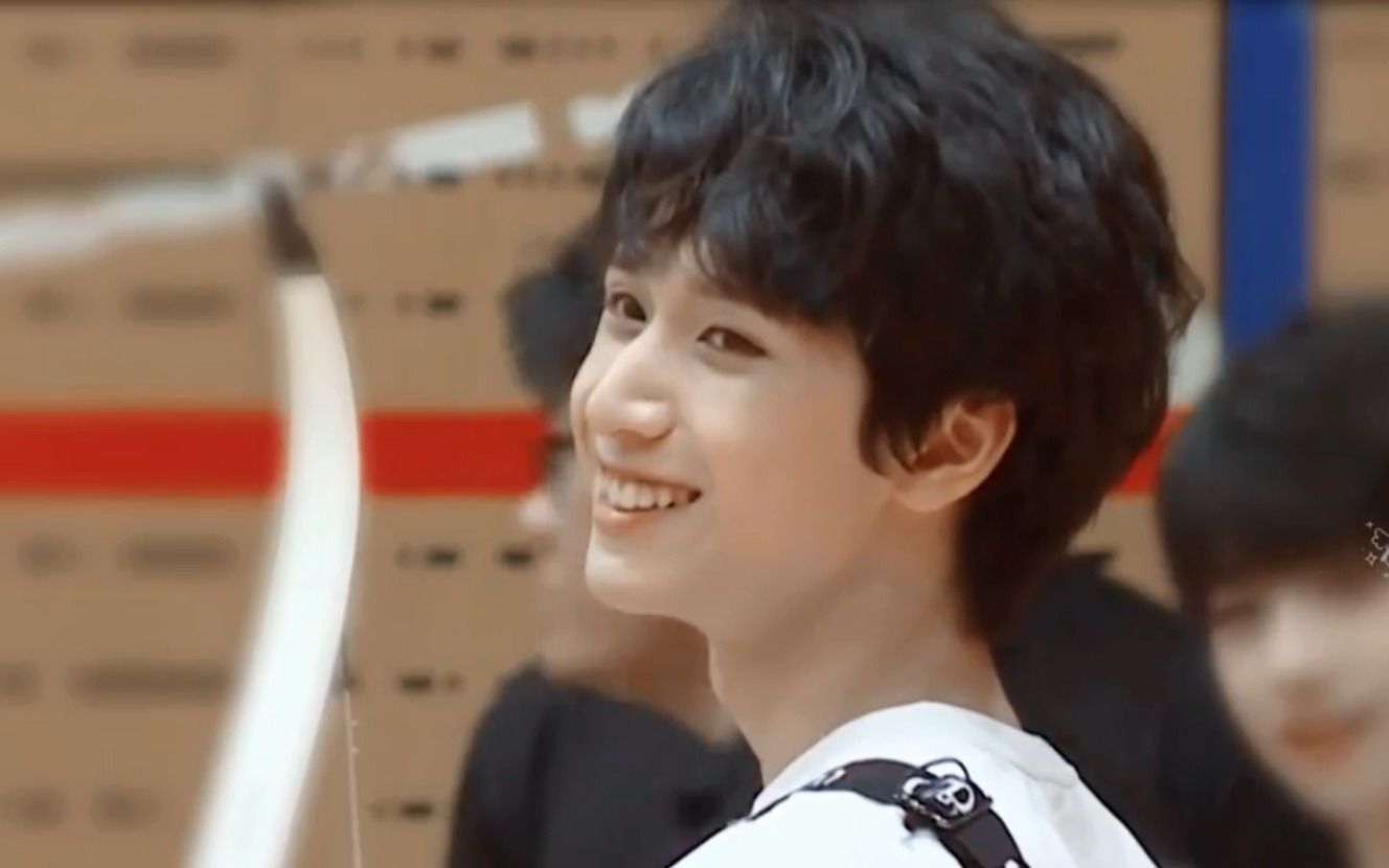 【严浩翔 reaction】原来小时候也是个表情包大户啊~_哔哩哔哩_bilibili