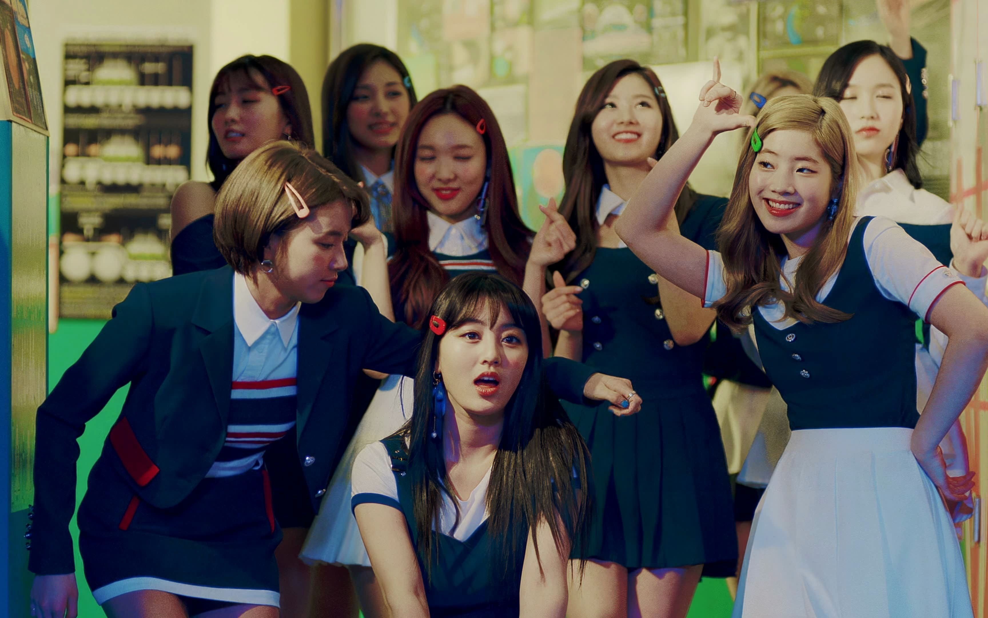 【4K MV】TWICE - SIGNAL (Japanese ver.)_哔哩哔哩_bilibili