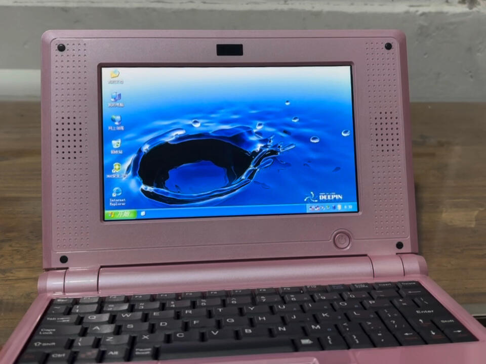 X86的AIPC？离谱小笔记本初介绍 - 哔哩哔哩