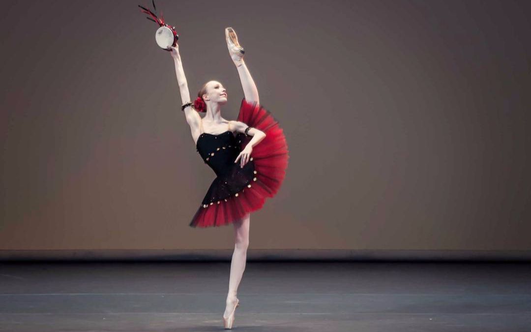 2017年第十三届莫斯科国际芭蕾舞大赛少年组金奖Elisabeth Beyer在决赛第一场表演《艾斯米拉达》_哔哩哔哩_bilibili