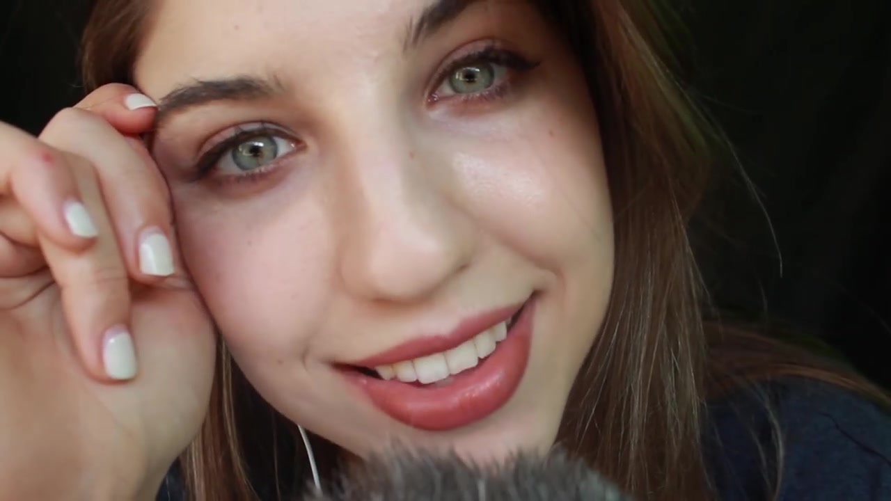 【asmr】 FrivolousFox 狐狸小姐姐嘴巴的声音，轻敲_哔哩哔哩 (゜-゜)つロ 干杯~-bilibili