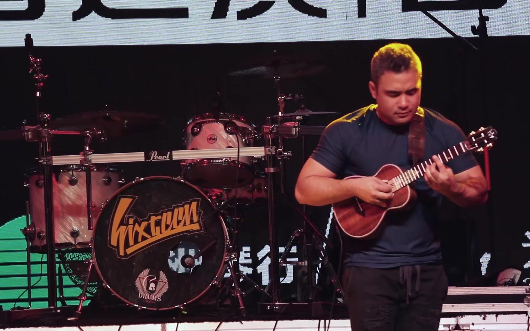 顶级尤克里里演奏家 Kalei Gamiao 《Apologize》西安演奏会live_哔哩哔哩_bilibili