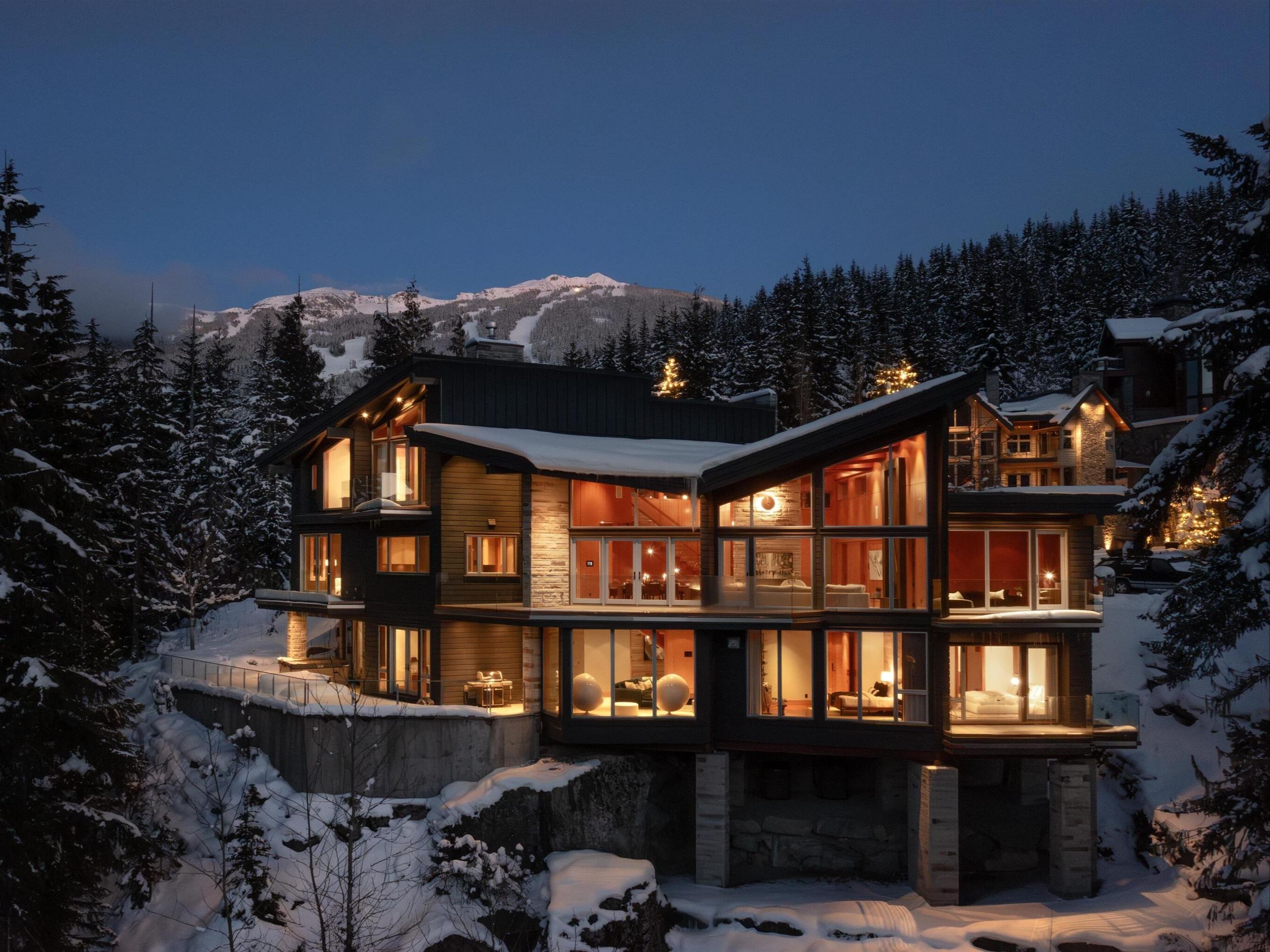位于加拿大惠斯勒的一座精致奢华的滑雪度假别墅|3855 Sunridge Court, Whistler, BC-jd246-jd246-哔哩哔哩视频