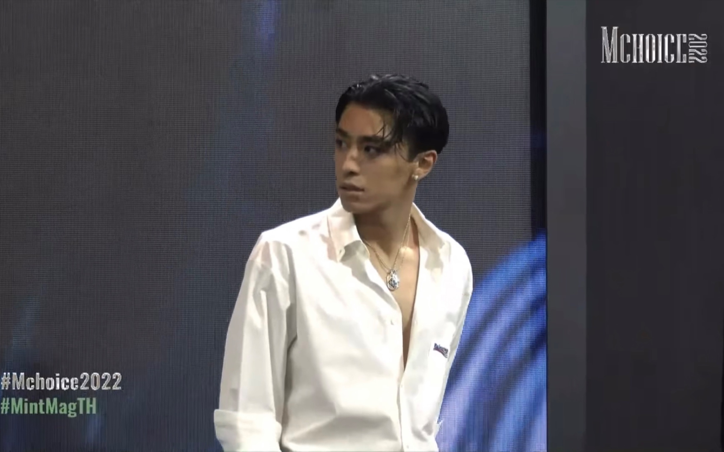 咬唇耍帥 第一次公開走台的18歲民工 Weesa (Psychic Fever) @ Mchoice 2022 at Paragon Hall ...