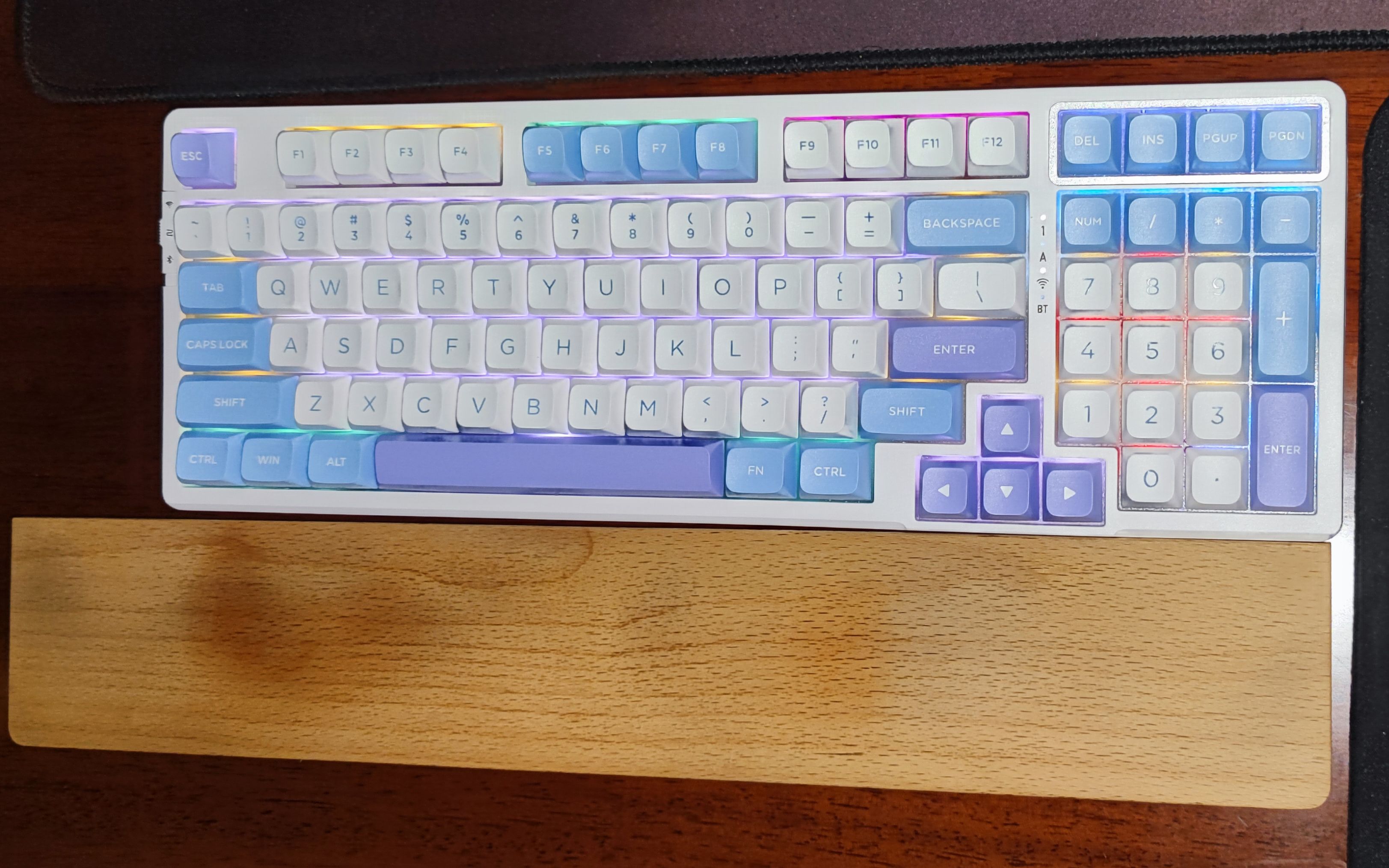 游戏动力VGN V98pro机械键盘蒸汽波轴Pro海盐首次体验