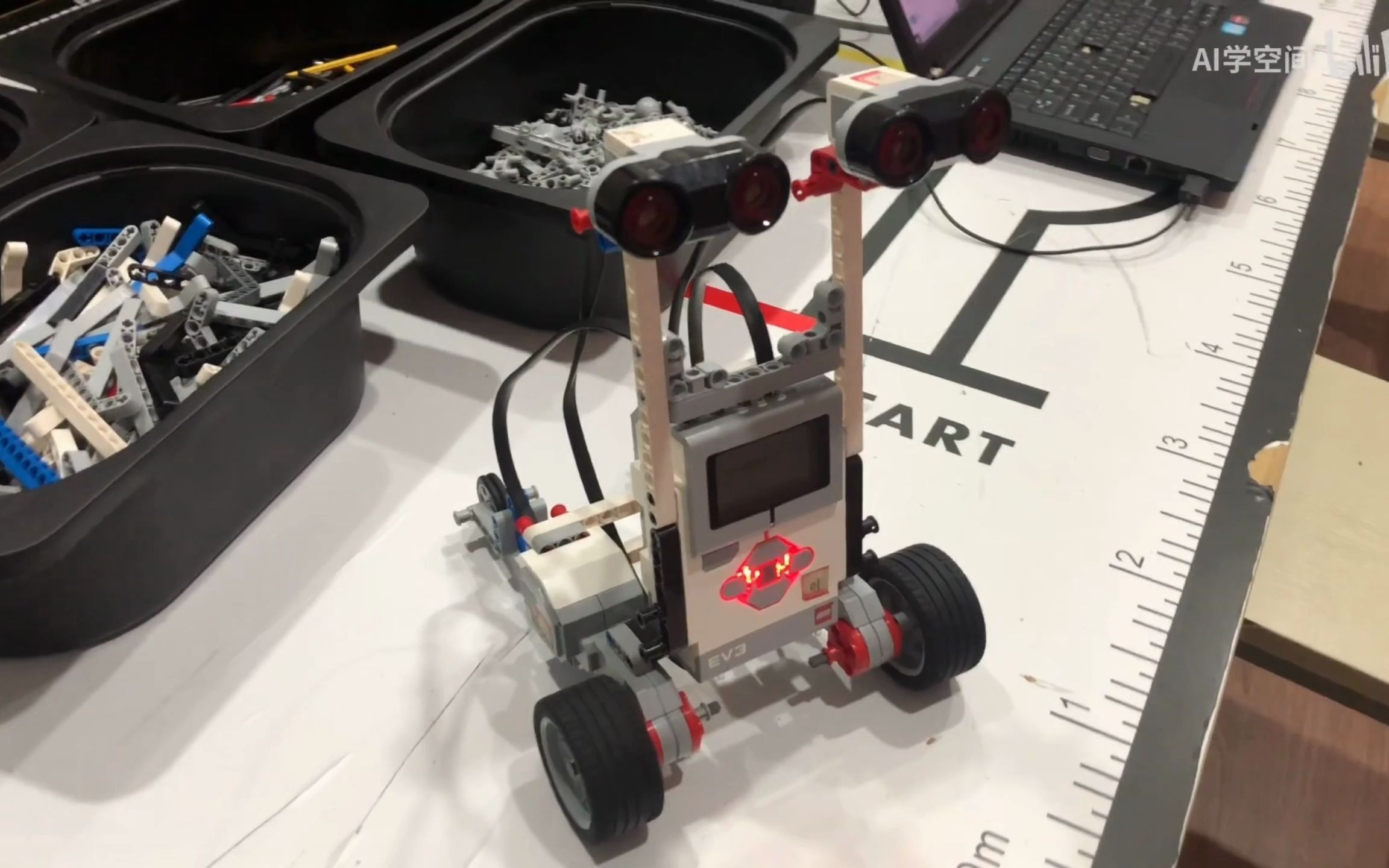 EV3系列作品解析：《跟踪机器人》_哔哩哔哩_bilibili