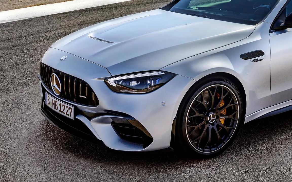 【高清】全新C63 AMG 三厢 动态 内饰 表现_哔哩哔哩_bilibili