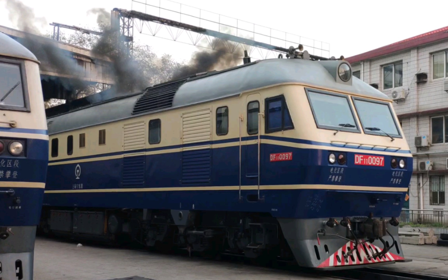 2020年12月5日 震撼！震撼！震撼！DF11启机喷烟_哔哩哔哩_bilibili