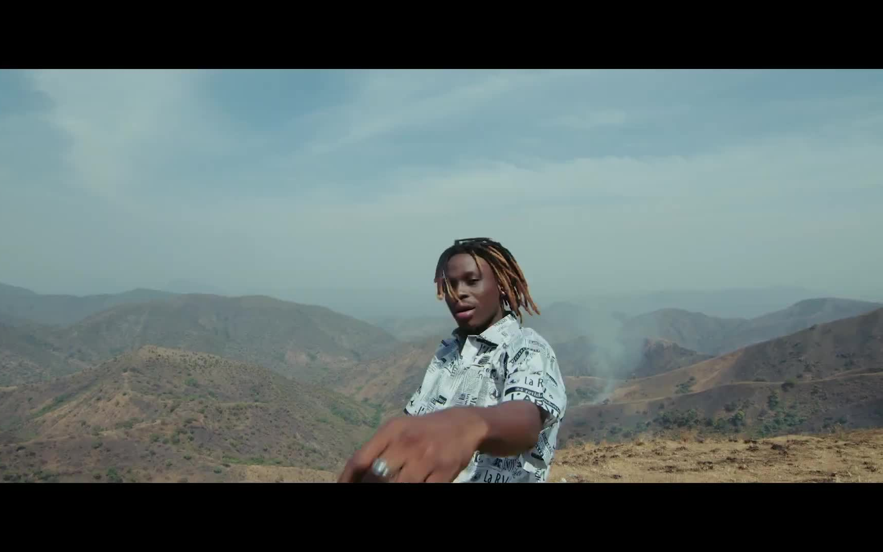 [双字MV] 来自普通街区的普通男孩的自传 Fireboy DML & D Smoke - Champion_哔哩哔哩_bilibili