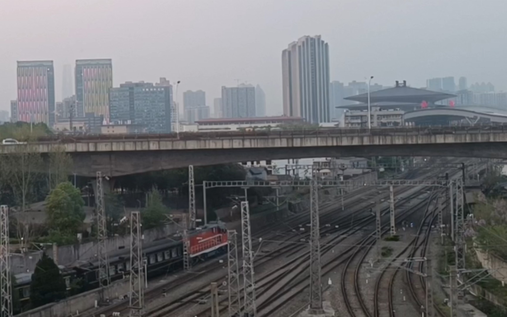 Z38次车底通过相国寺道口进入武昌站-困-困-困-困-困-困-困-困-哔哩哔哩视频