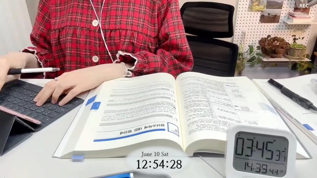 【Millin】Study with me｜在自习室学习10h｜准备考试｜实时学习｜篝火声白噪音｜no bgm-可樂樂要加冰-可樂樂要加冰-哔 ...