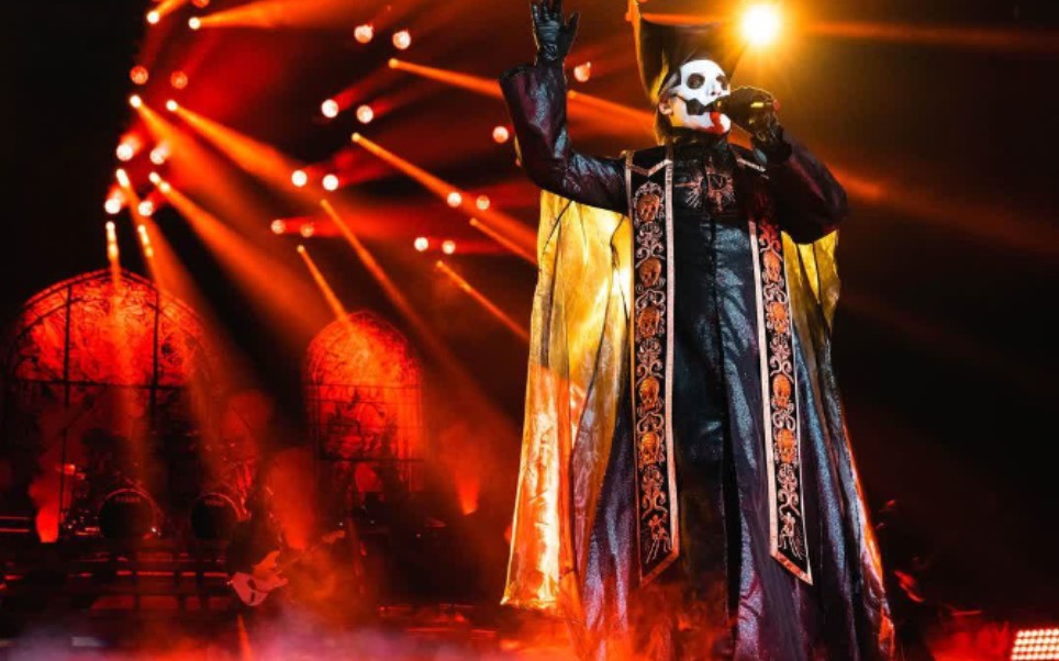 《year zero》Ghost 2022的巡演 新造型也很绝，来了一位和声新成员，dew换了一把新吉他 cr:youtube_哔哩哔哩 ...