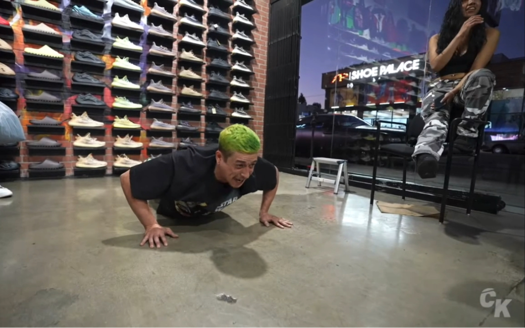 Cool Kicks球鞋日常 - 100个俯卧撑就送鞋_哔哩哔哩_bilibili