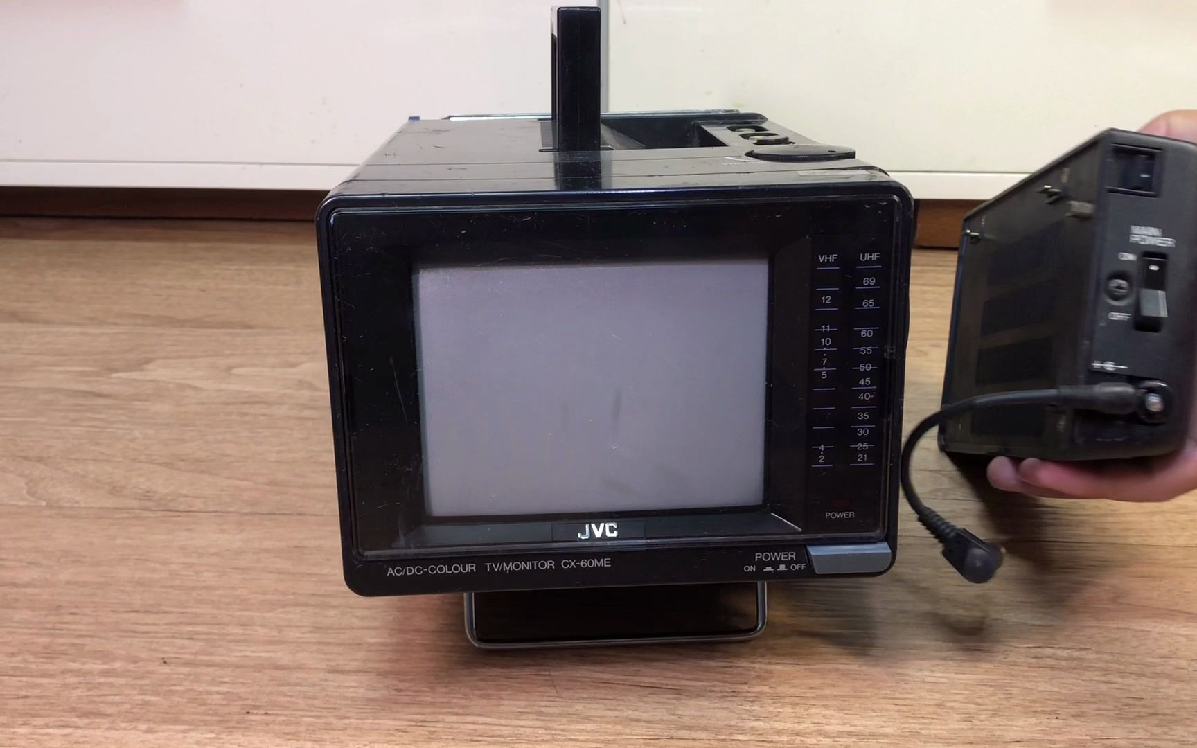 欣赏一台从跳蚤市场以120元的价格购买的日本JVC六寸彩色小电视机_哔哩哔哩_bilibili