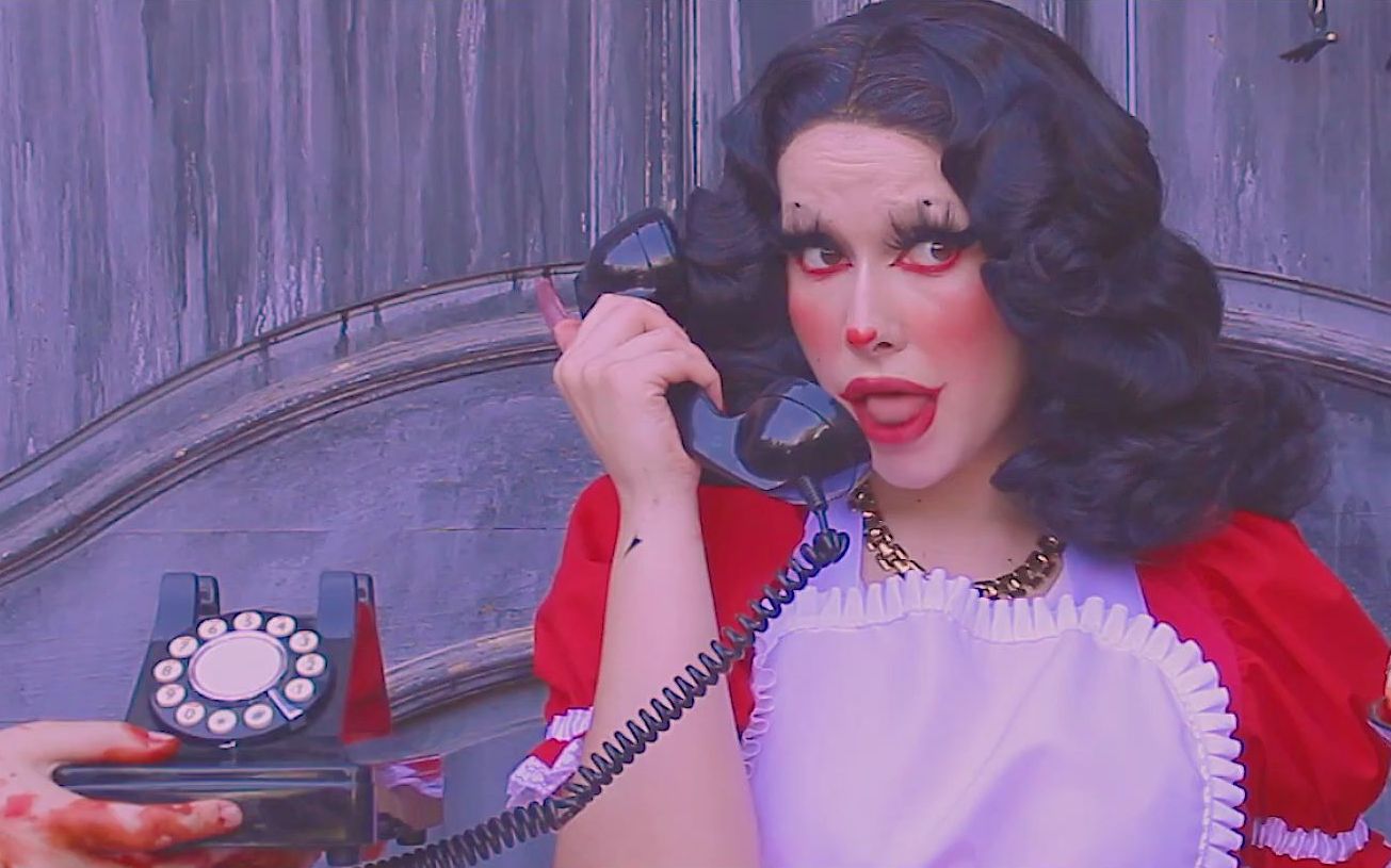 Lucy Loone - Big Blood Mansion (Official Music Video)_哔哩哔哩_bilibili