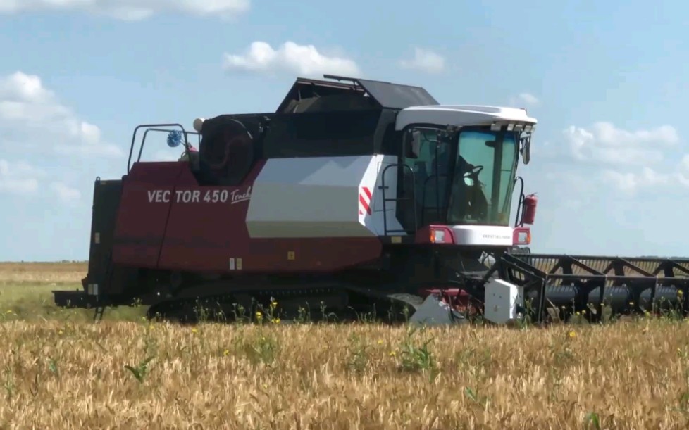[农机鉴赏]罗斯托夫（ROSTSELMASH）VECTOR_450_Track全履带式收割机——来自战斗民族的收割利器_哔哩哔哩_bilibili