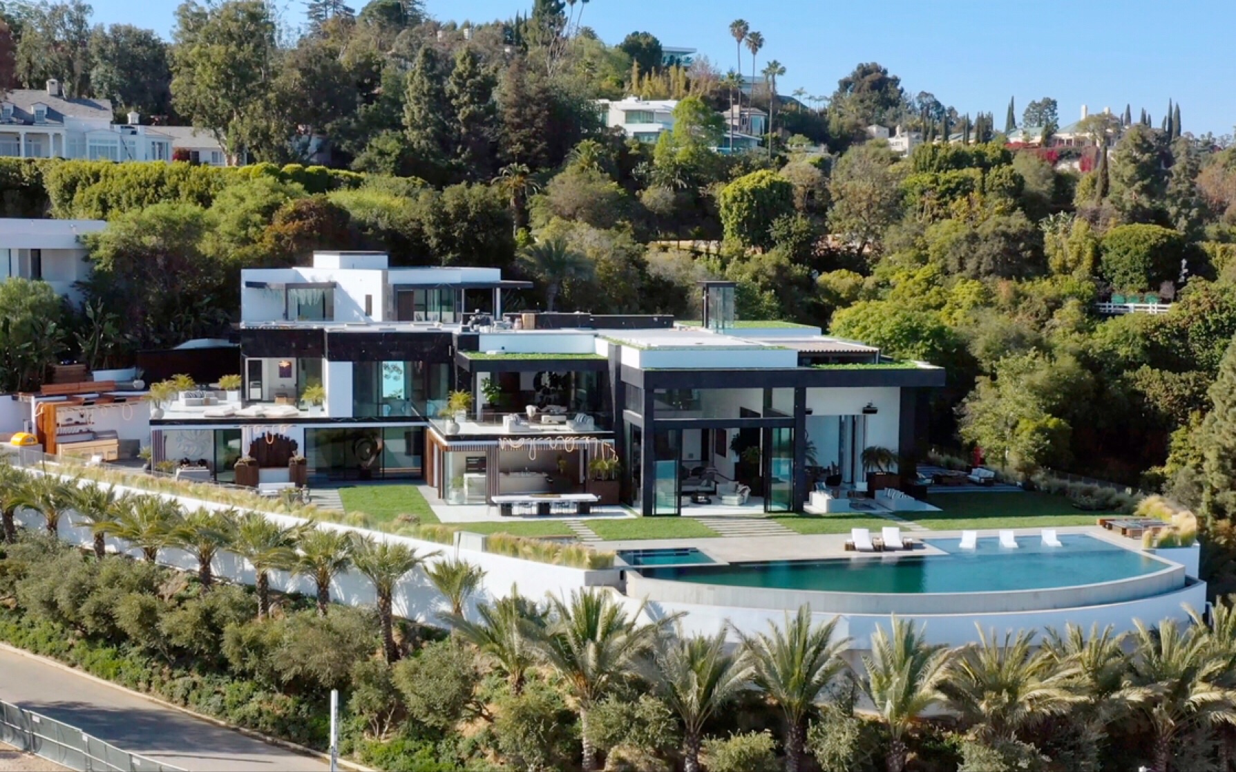 AlAli Rad Design年度巨献 | 天空之城、8777万美元、一场先锋艺术探索～777 SARBONNE Road Los ...