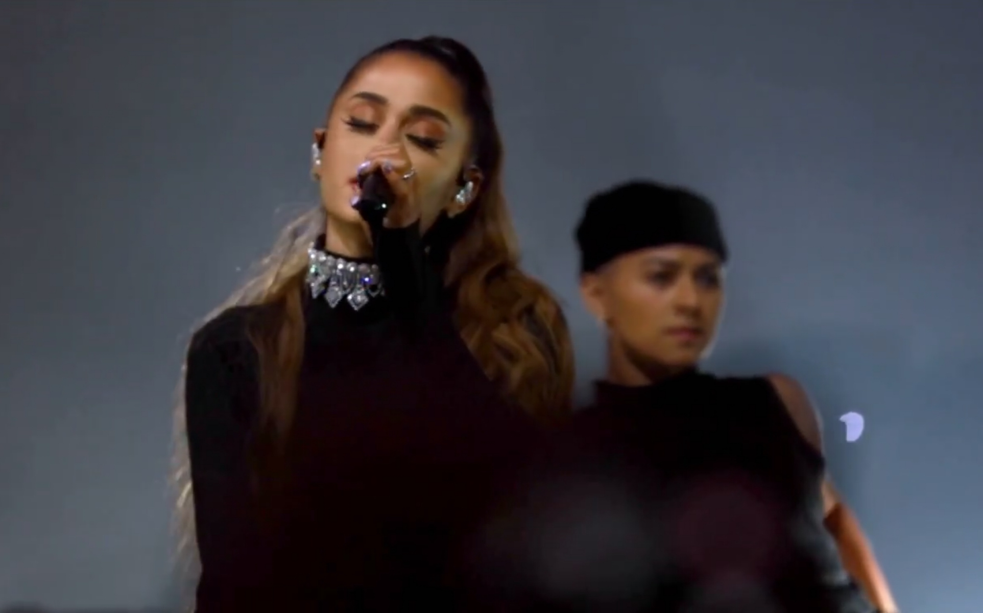 Be alright-Ariana grande（dangerous woman tour movie）_哔哩哔哩_bilibili
