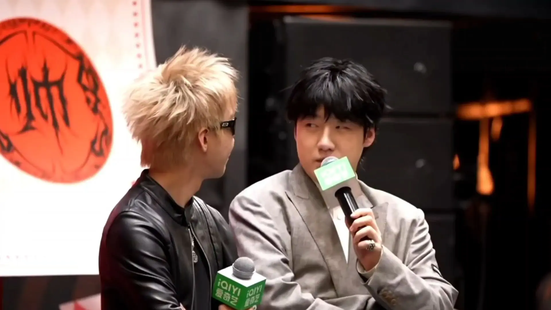 新说唱导师立flag！Capper穿女装，TT复刻“愤怒老奶说唱”_哔哩哔哩_bilibili