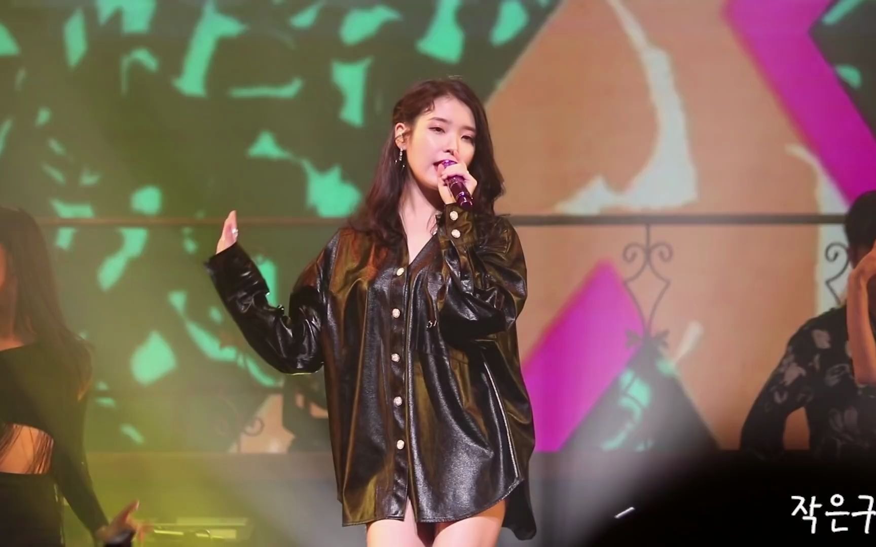 【IU】Leon1080 live_哔哩哔哩_bilibili