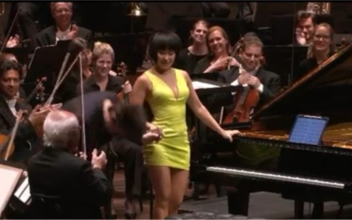 【王羽佳】这是我见过最好笑的Yuja bow了_哔哩哔哩_bilibili