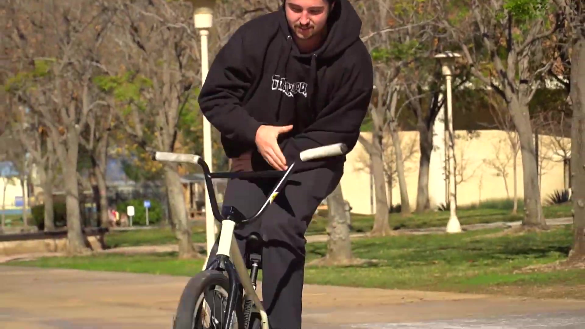 BMX - ENDS BLOWS UP THE STREETS - Justin Spriet, Tyler Veatch, JP Ross ...