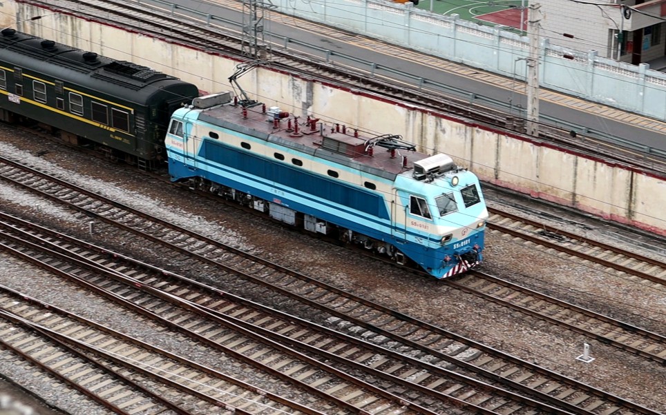 【我拍我自己】SS8-0181牵引K6614出韶关东站_哔哩哔哩_bilibili