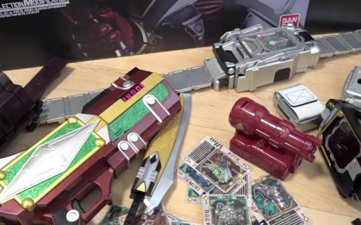 『测评堂』CSM 仮面ライダーブレイド 假面骑士剑 Blade系列 假面骑士Garren 格连 橘前辈 橘朔也 omo 雷欧酱 日本雷欧测评 ...