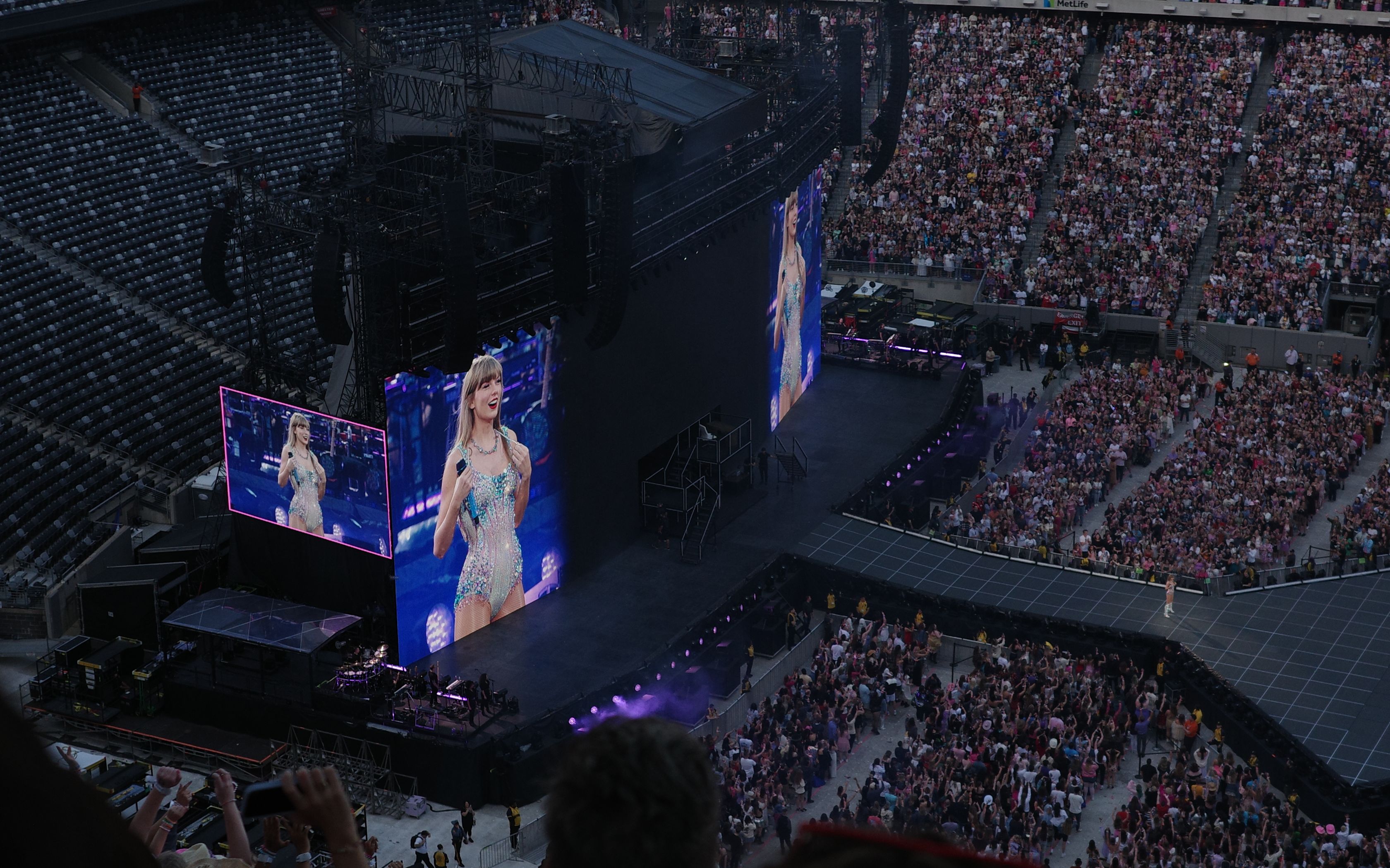【Taylor Swift】| The Eras Tour｜开场｜Cruel Summer - 视频Video
