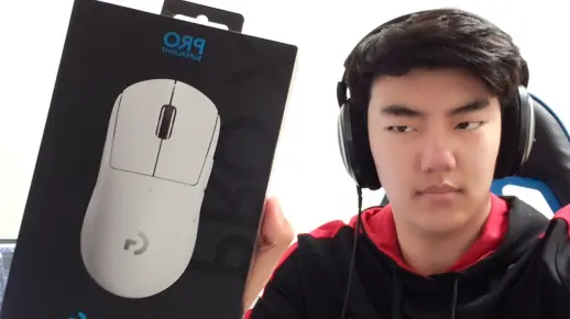 真正的鼠皇？罗技GPXS职业级评测！GPW2 一个让人又爱又恨的鼠标 罗技Gpro wireless x super light_哔哩哔哩_bilibili