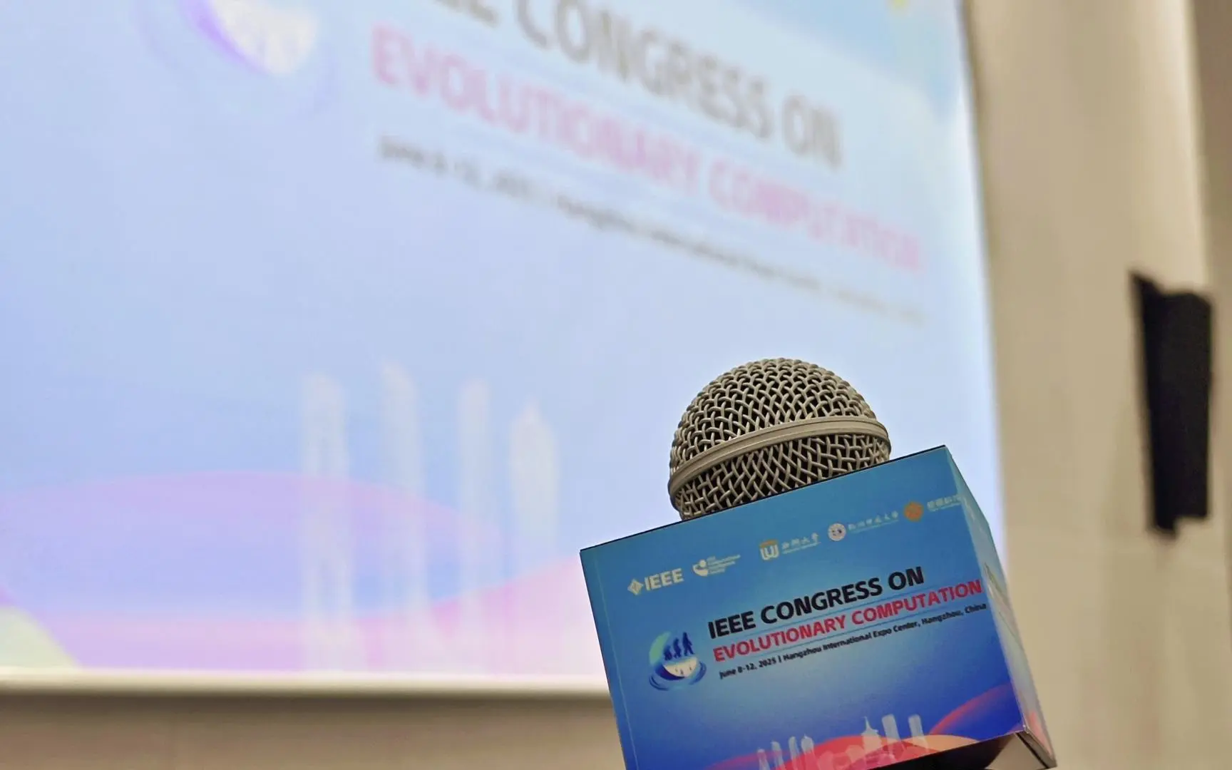 【Vlog | IEEE CEC 2025】本科生的第一场国际会议？参会及口头报告初体验_哔哩哔哩_bilibili