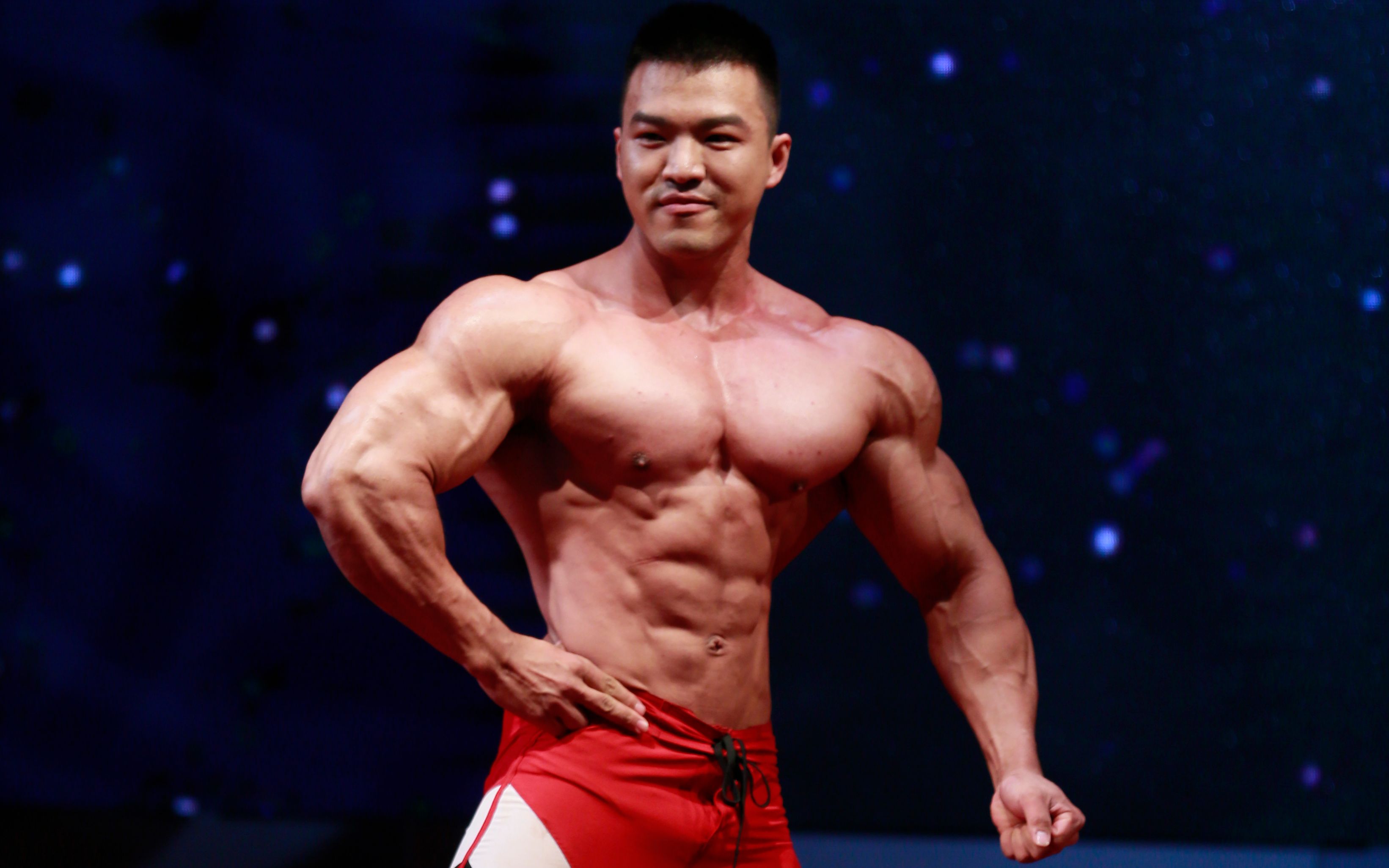 偶遇IFBB PRO 肌肉真的太大了~！_哔哩哔哩_bilibili