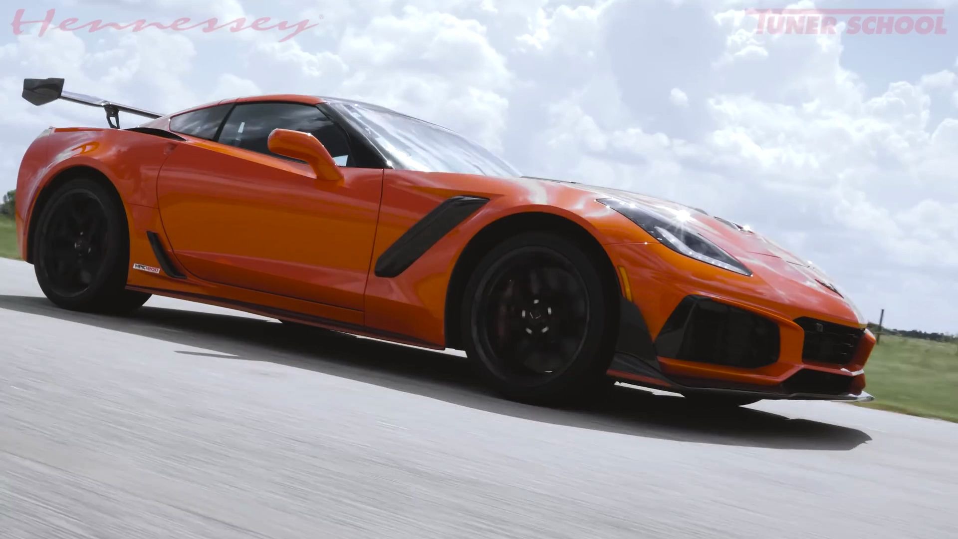 【最强悍ZR1】觉得克尔维特 ZR1还不够猛？轩尼诗强化直上1200匹马力！_哔哩哔哩_bilibili