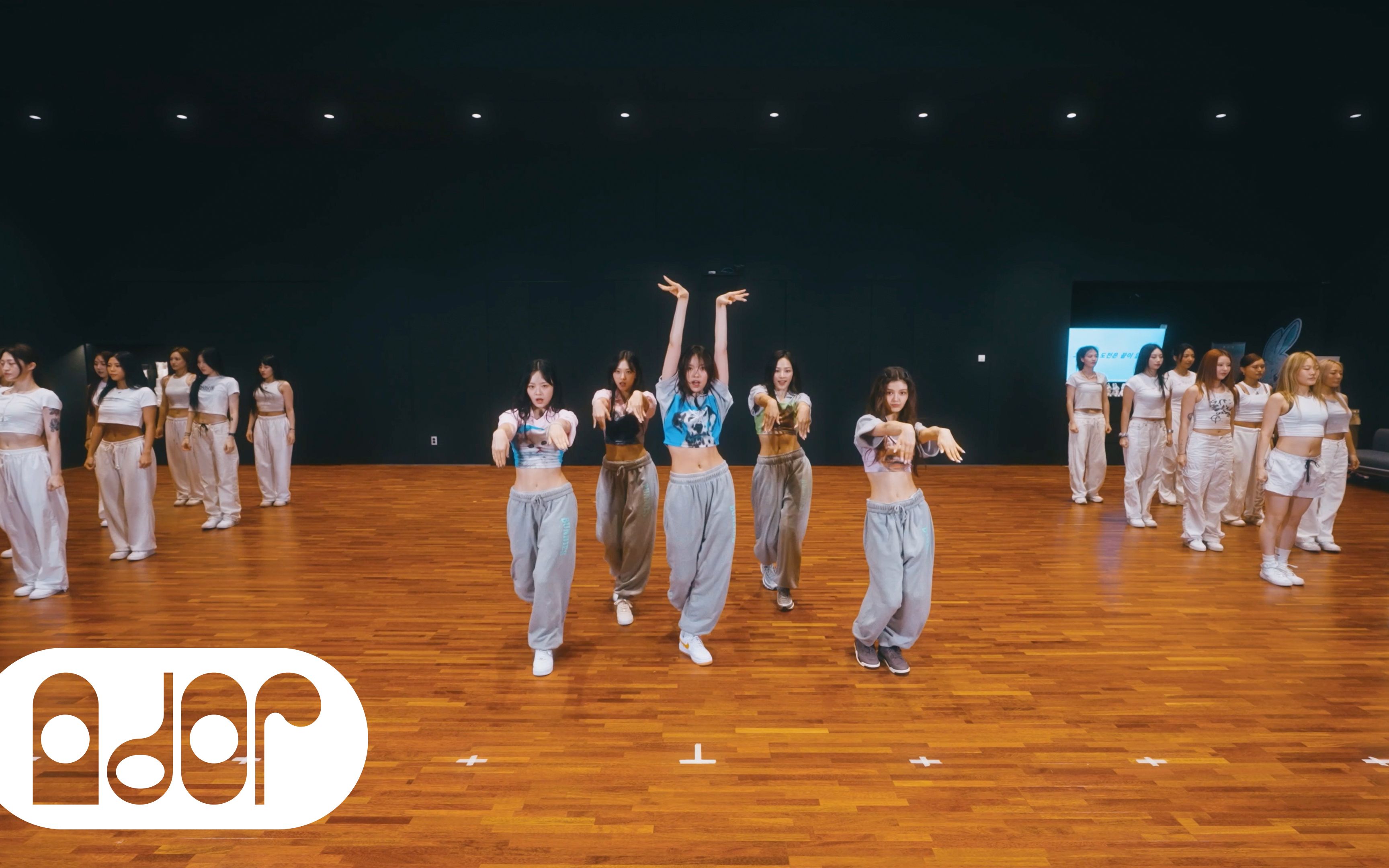 NewJeans 'Super Shy' Dance Practice (Fix ver.)-NewJeans-NewJeans-哔哩哔哩视频