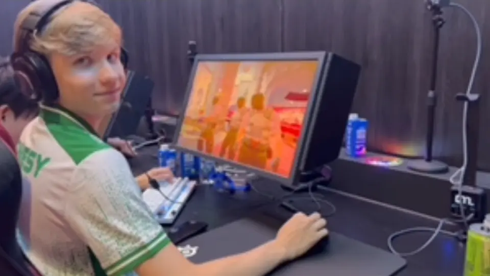 近距离观察m0NESY打游戏什么感受_哔哩哔哩bilibili_cs